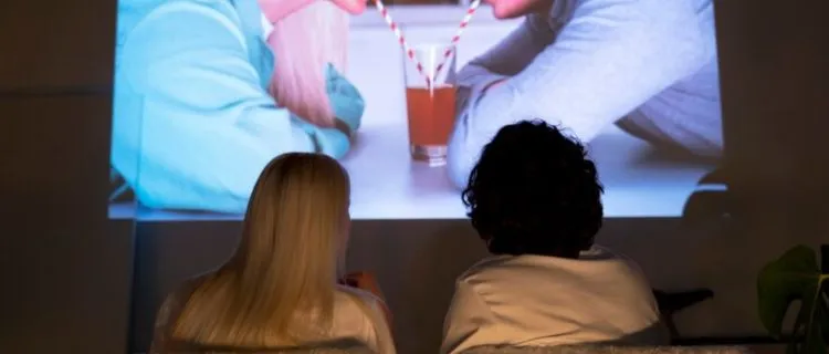 10 Cara Buat Bioskop Mini di Rumah dengan Hasil Profesional! | GNET ...